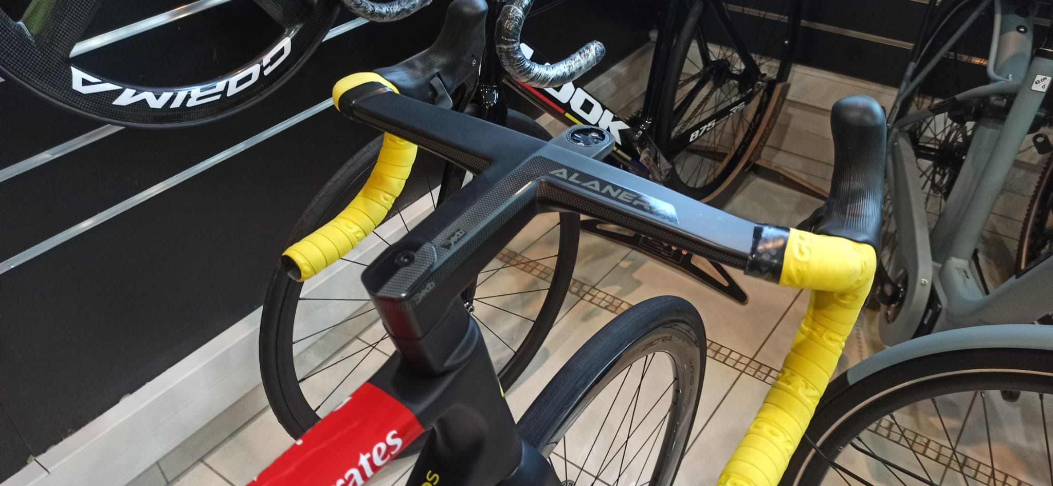 VELO ROUTE COLNAGO V3RS TDF EDITION (taille 53 Colnago = L ...